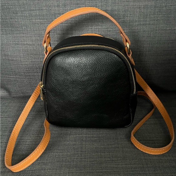 Divina Firenze | Bags | Nwot Divina Firenze Small Multifunctional ...